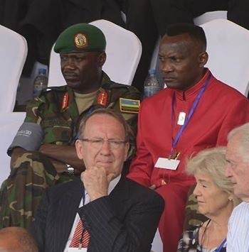 Ifoto y'umunsi: Lt Gen Fred Ibingira na Lt Gen Adolphe Nshimirimana ...